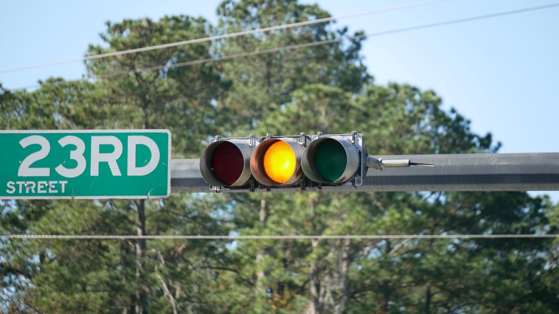 Yellow Light Safe Driving Tips – BC Driving Blog